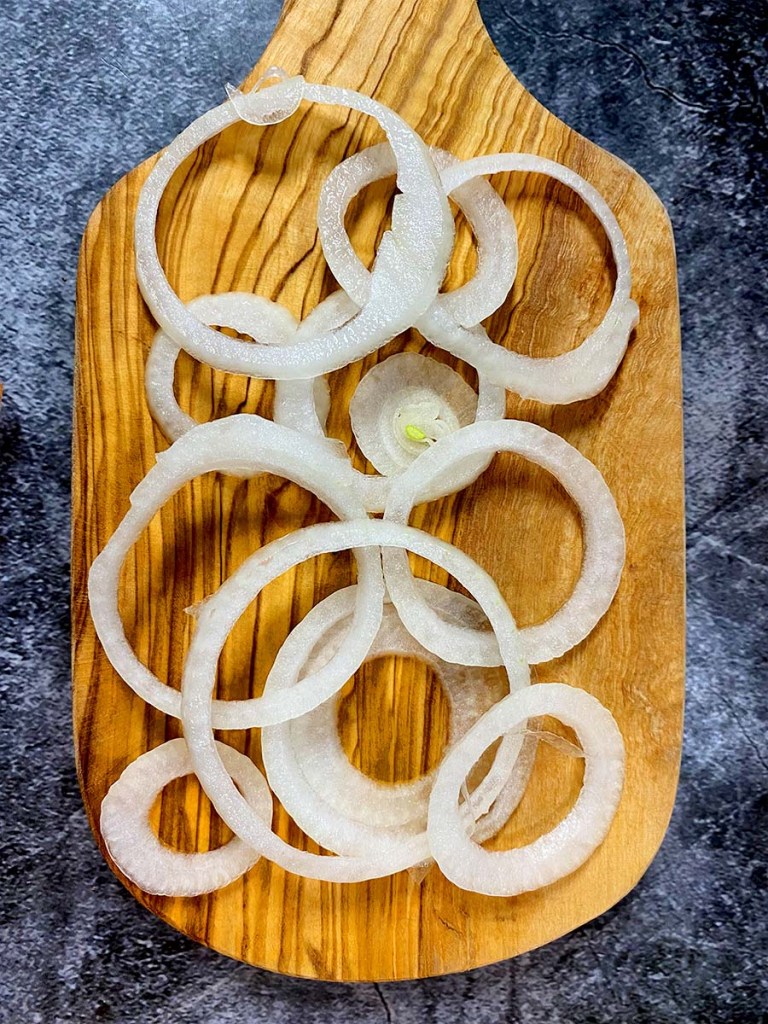 15 Min Bistek Tagalog: Filipino Beef Steak With Caramelized onions ...