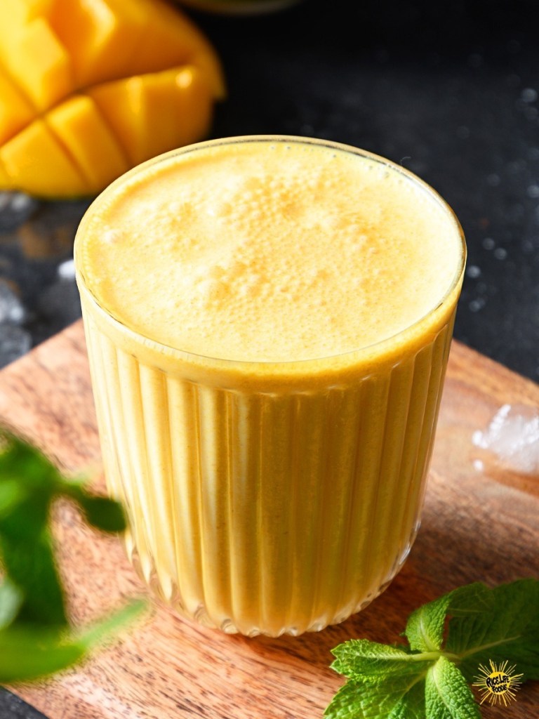 5 Min Creamy Dreamy Orange Mango Smoothie (VEGAN!) | Rice Life Foodie