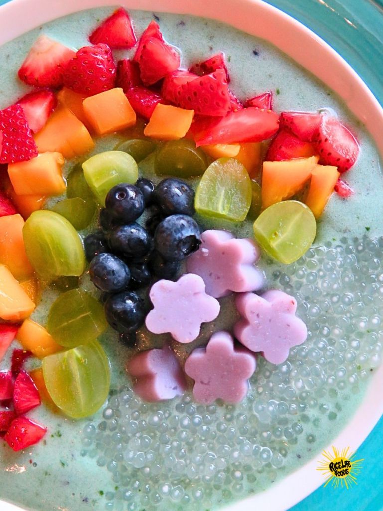 Vegan Blue Smoothie RAINBOW Bowl (The Smoothie is 2 Ingredients ONLY ...