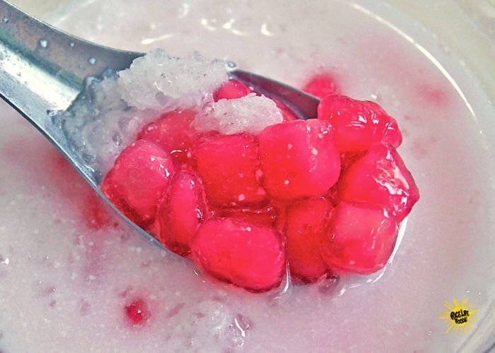 THAPTHIM KROP Red Rubies Recipe: A Jewel of Thai Desserts (tub tim grob ...